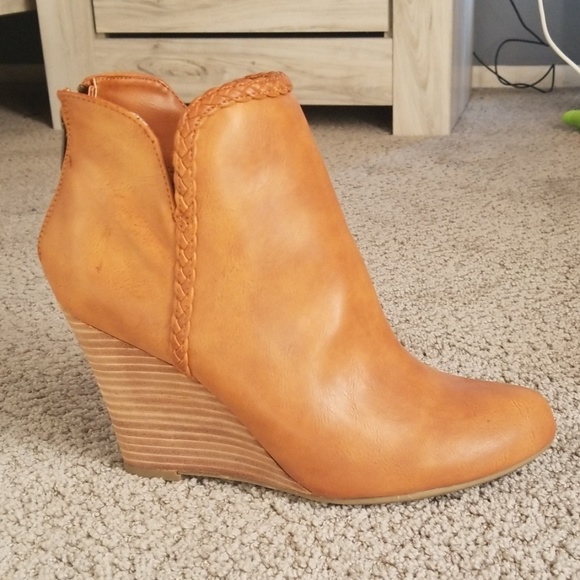 Report | Shoes | Report Leather Wedge Bootie | Poshmark